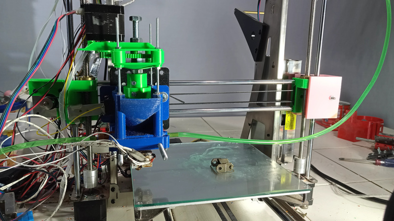 DIY plastics granule extruder version 4 - HomoFaciens