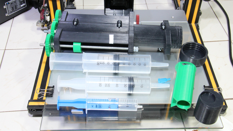 Syringe extruder - HomoFaciens